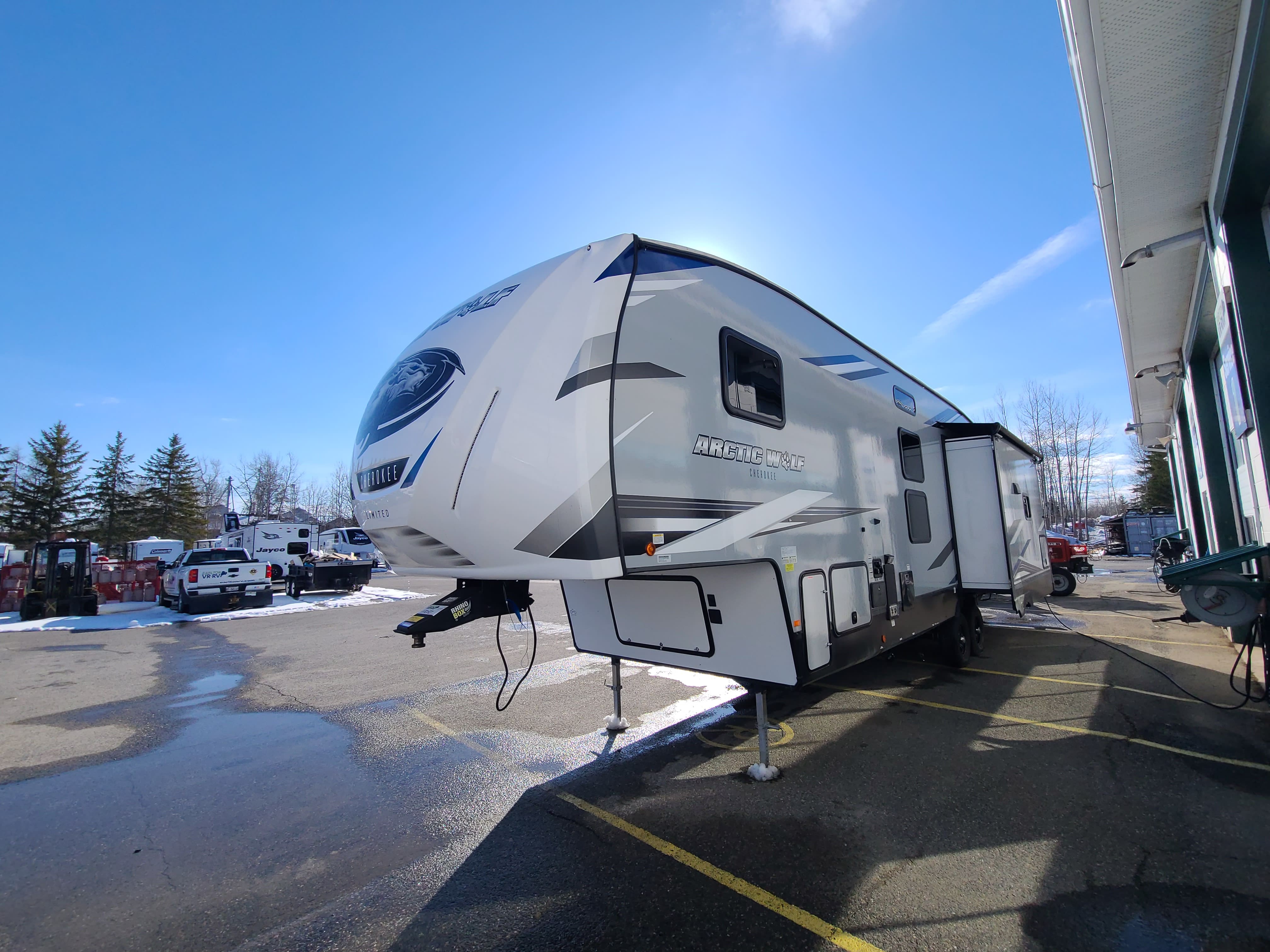 2022 ARCTIC WOLF 327MB by FOREST RIVER | Earlton RV - RVC Navigator
